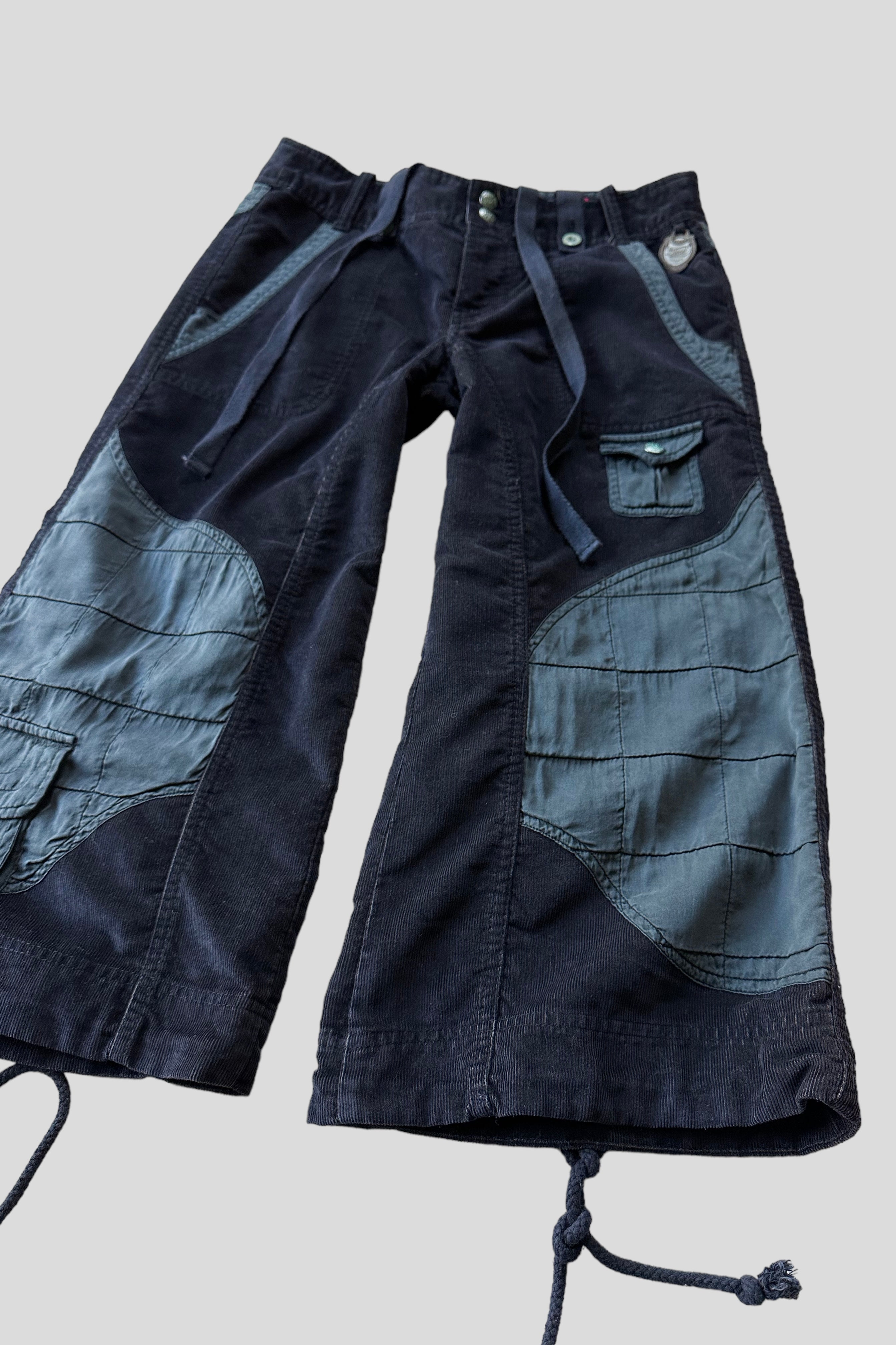 Y2K Diesel cargo capris – Hall of Wonders