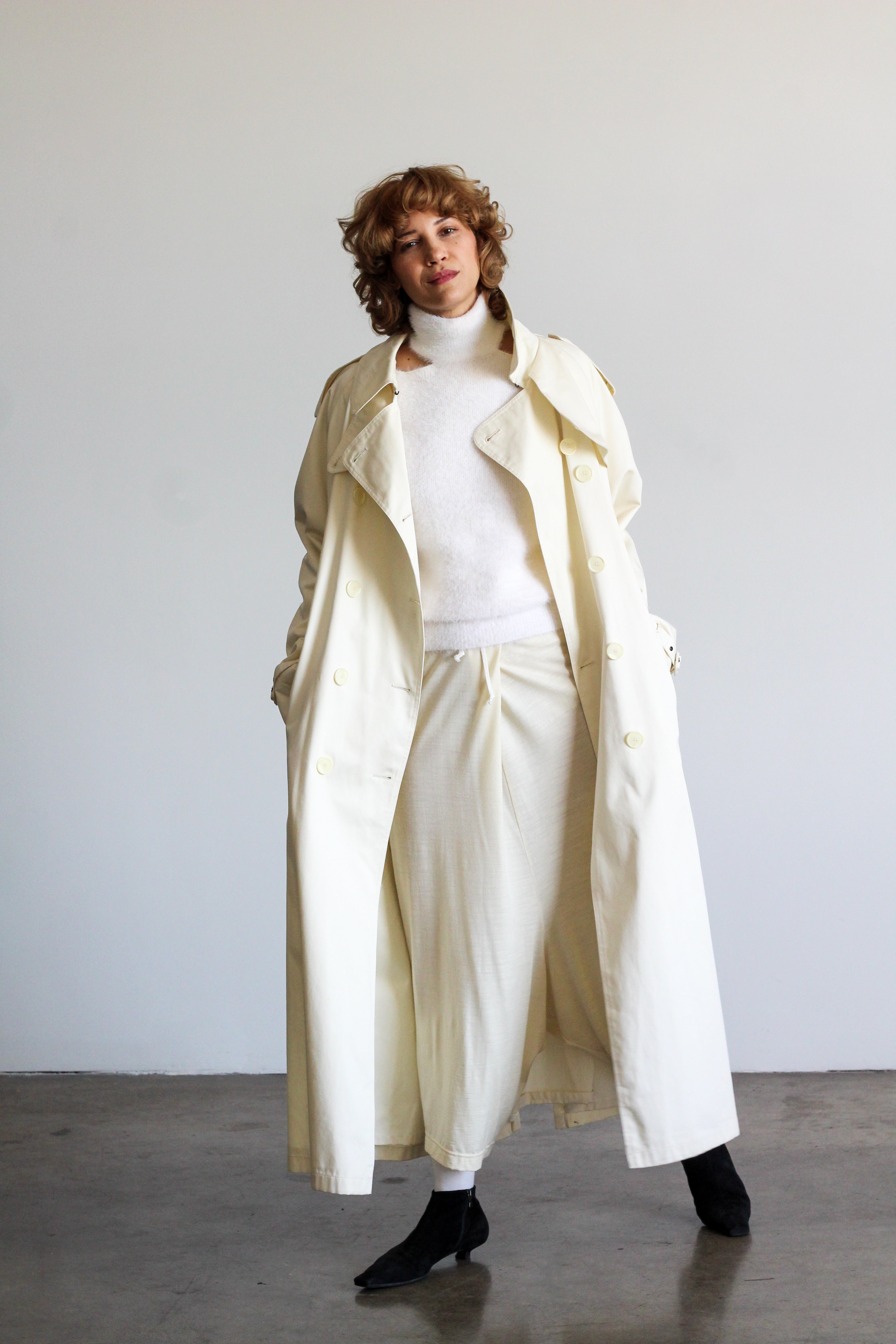 1990's ivory trench coat | VINTAGE – Hall of Wonders